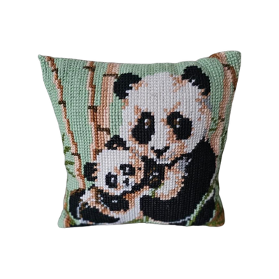 Vintage Handgeborduurd Kussen Panda | Kussen | Vintage | Reliving